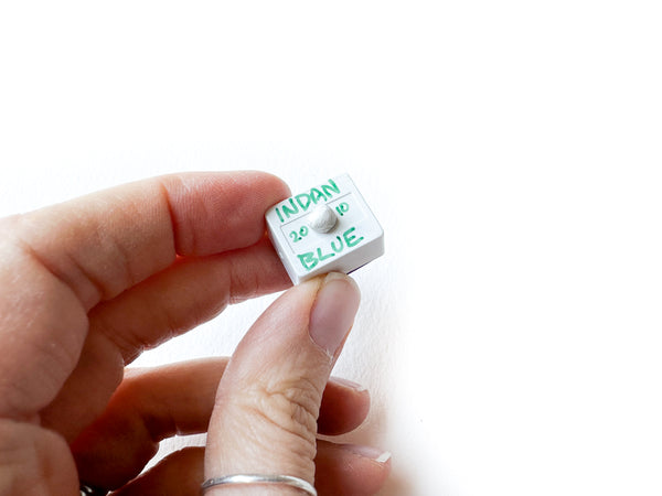 Sticky Tack for Attaching Pans to Palettes – Greenleaf & Blueberry